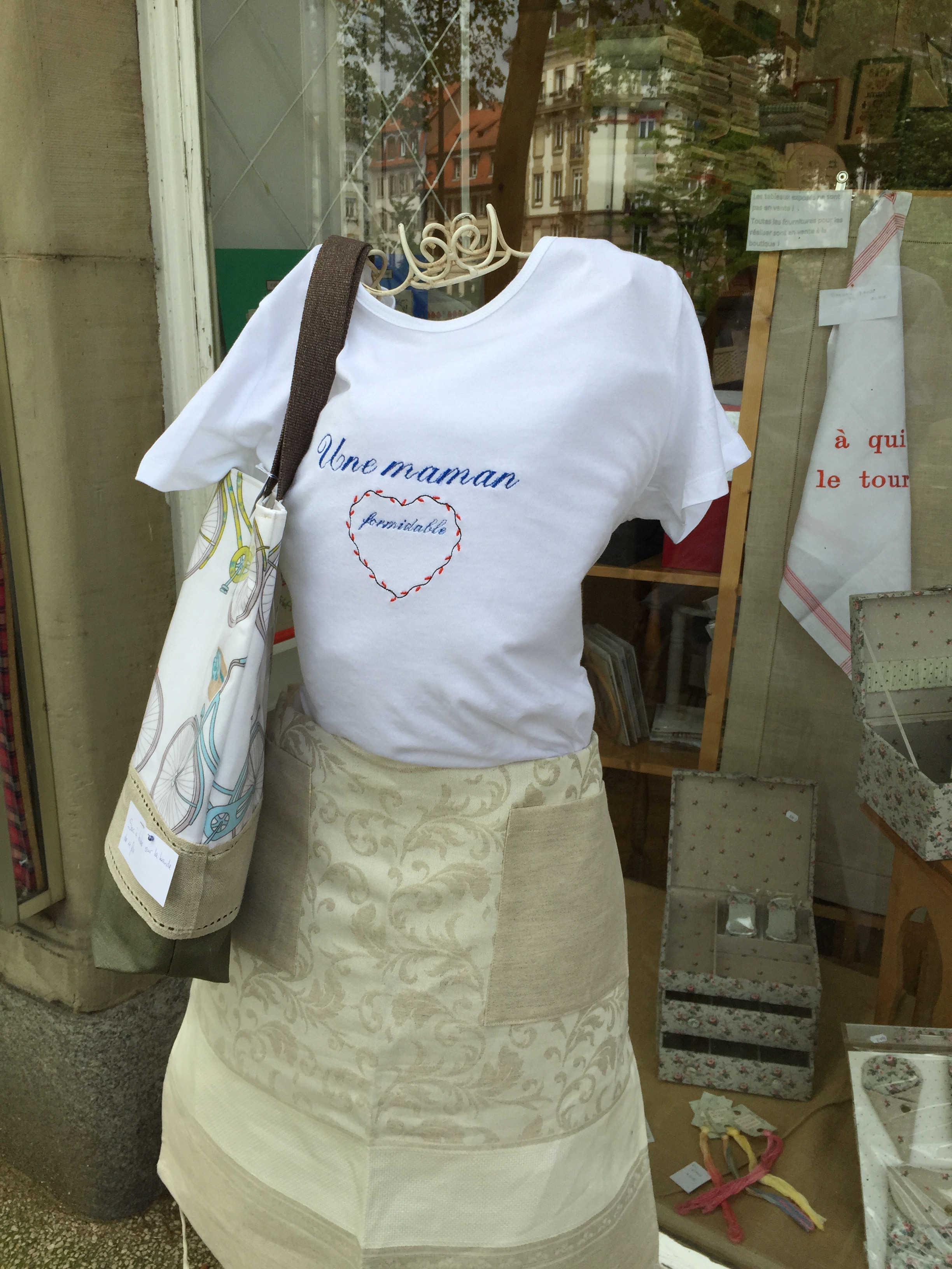 Personnaliser vos tissus, créations, vêtements, linges......